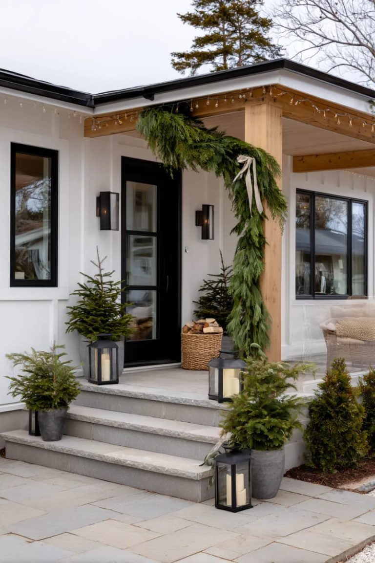 15 Minimalist Front Porch Christmas Decor Ideas for an Elegant Holiday ...